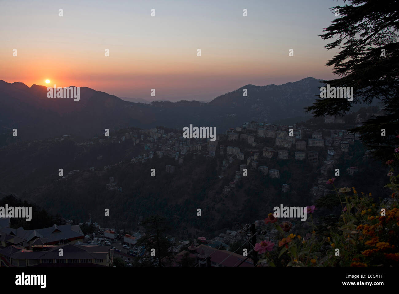 Himalayan skyline hi-res stock photography and images - Alamy