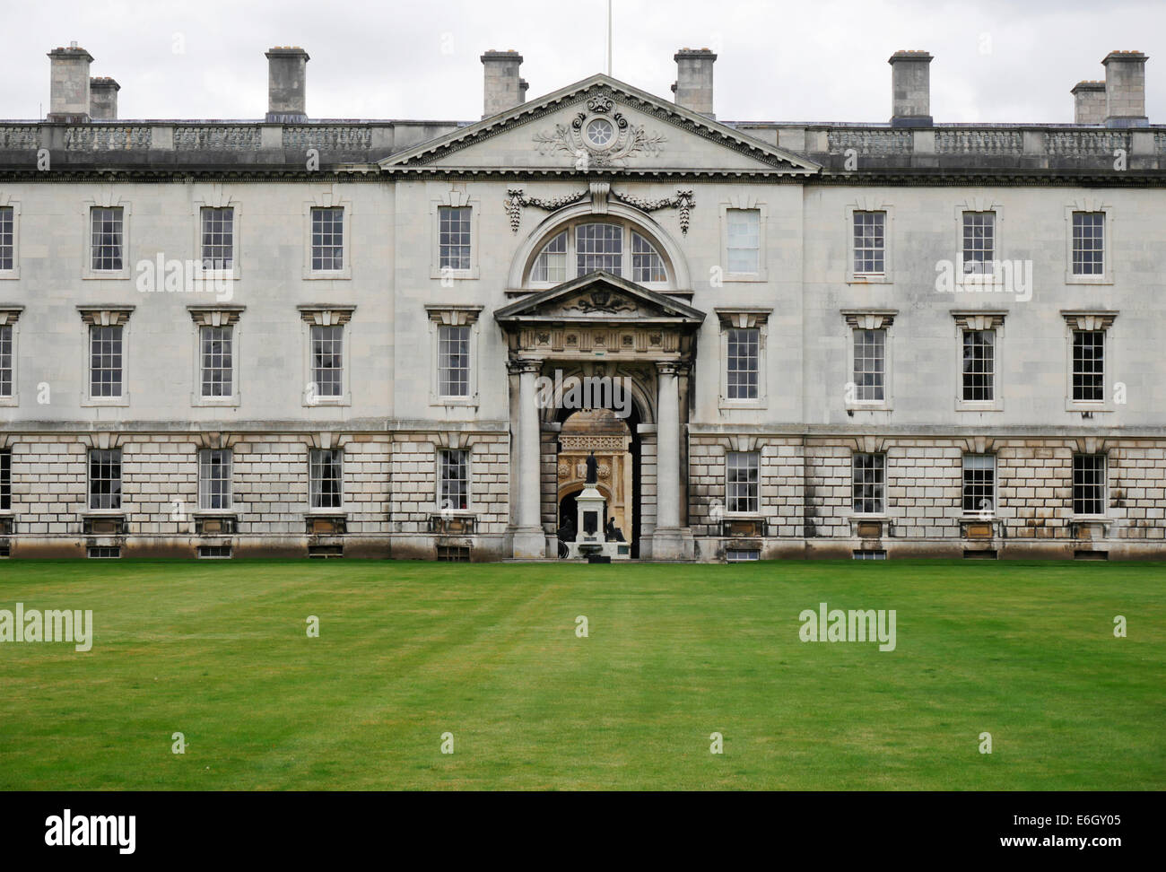 Senate House, the centre of Cambridge University, Cambridge England ...