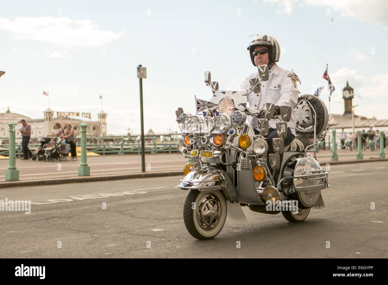 Mods scooters brighton england hi-res stock photography and images - Alamy