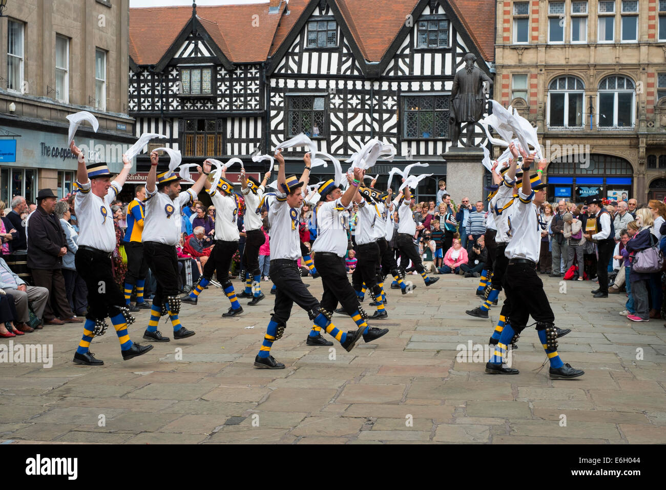 Hammersmith Morris Men dancing in The Square at the Shrewsbury Folk ...