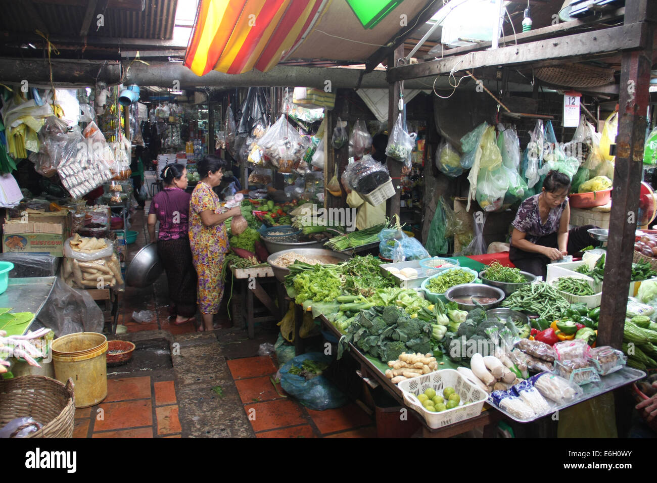 Russian market in Cambodia Stock Photo - Alamy