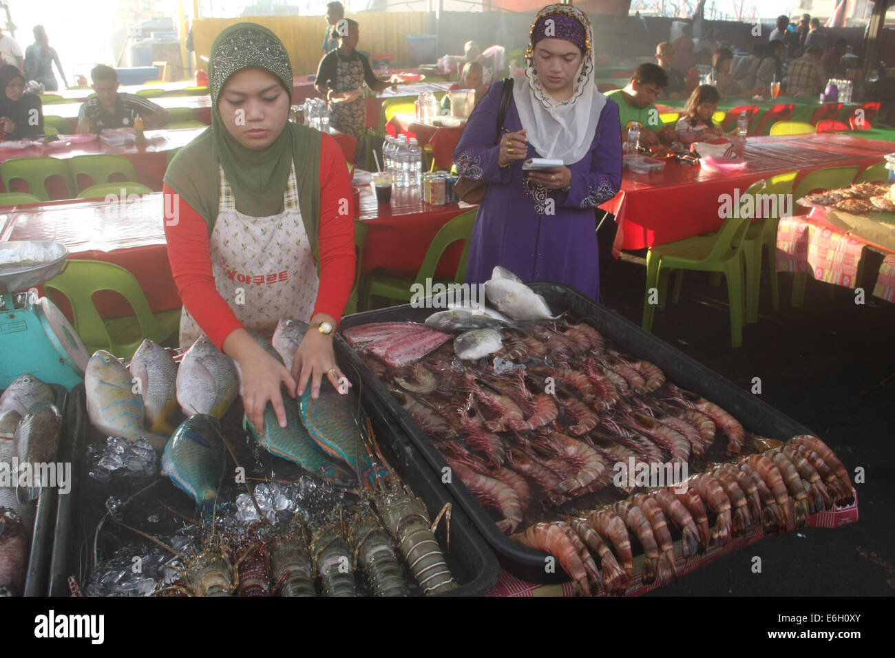 Filipino market hi-res stock photography and images - Alamy