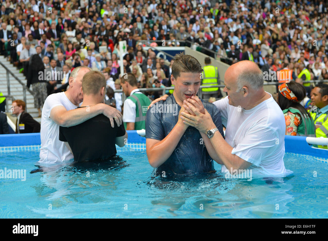 Full immersion baptism uk hi-res stock photography and images - Alamy