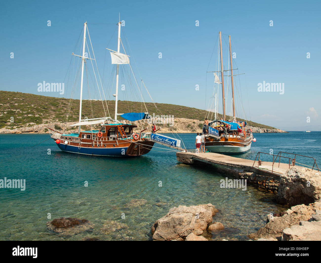 Donkey carrying water hi-res stock photography and images - Alamy