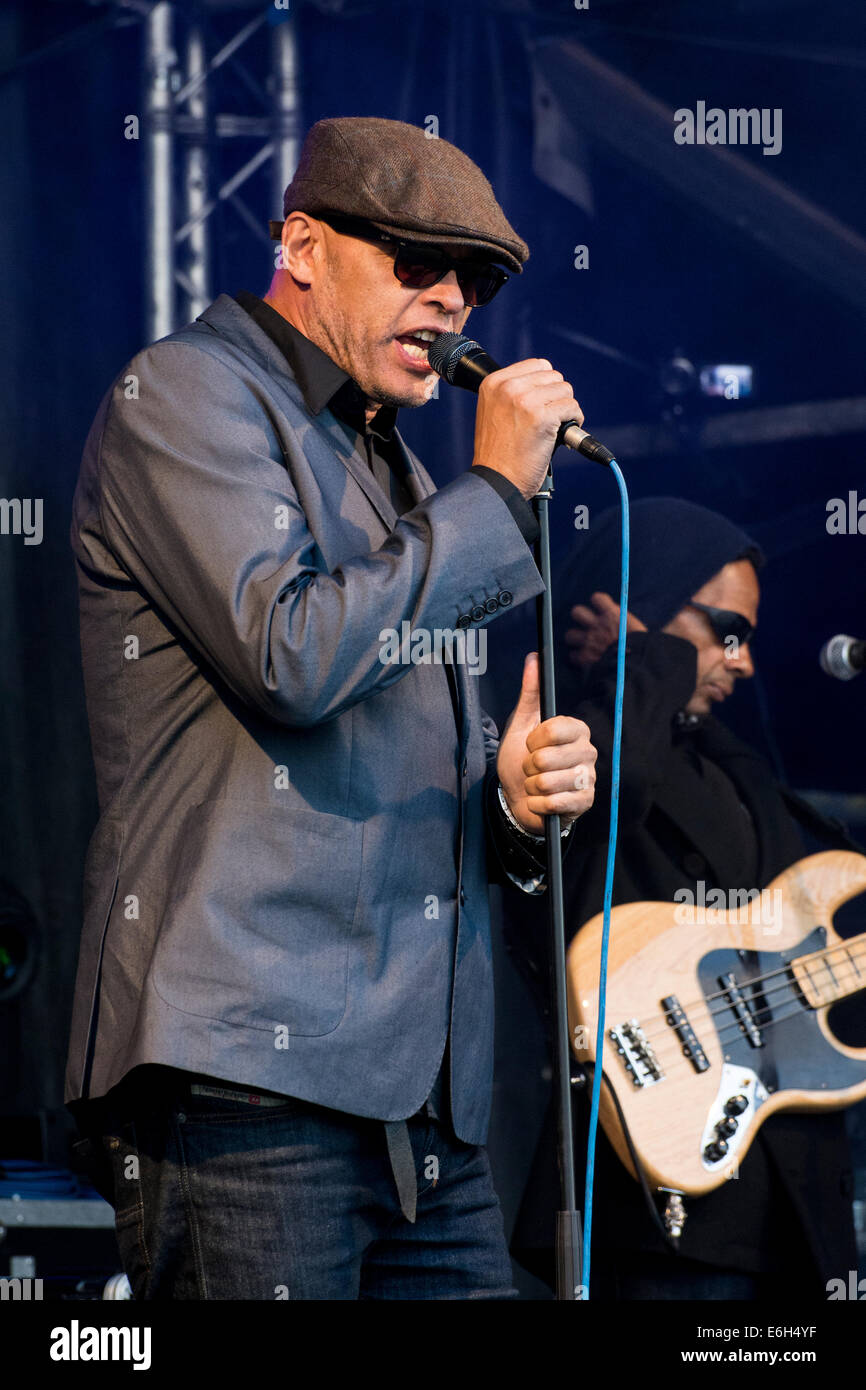 Christians singer garry christian hi-res stock photography and images ...