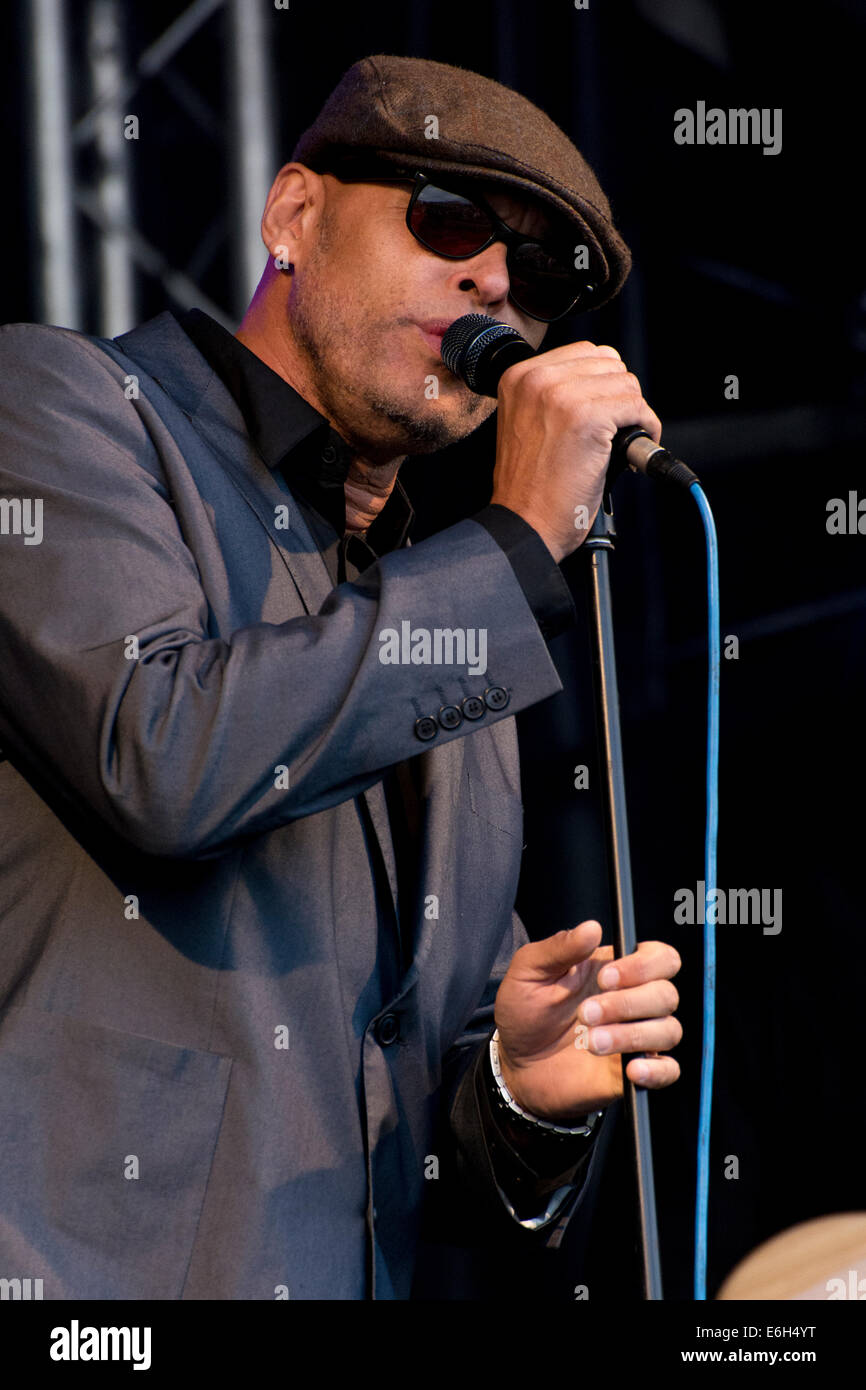 Christians singer garry christian hi-res stock photography and images ...