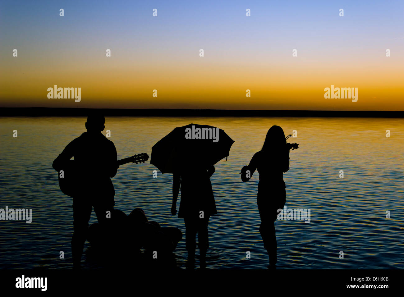 Acoustic musicians hi-res stock photography and images - Alamy