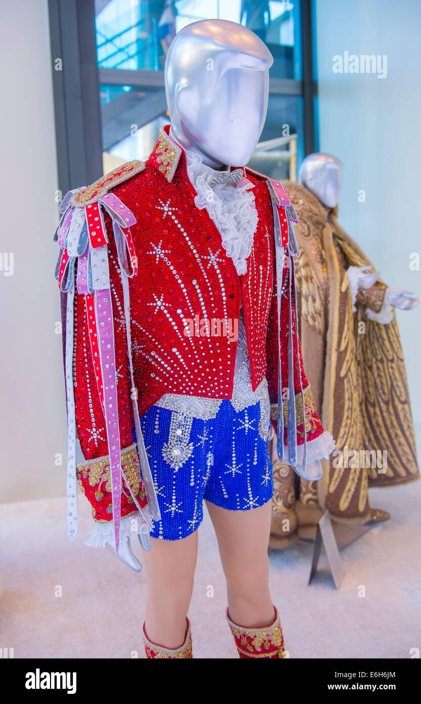 Liberace costume at the "Liberace and The Art of Costume" exhibition in ...