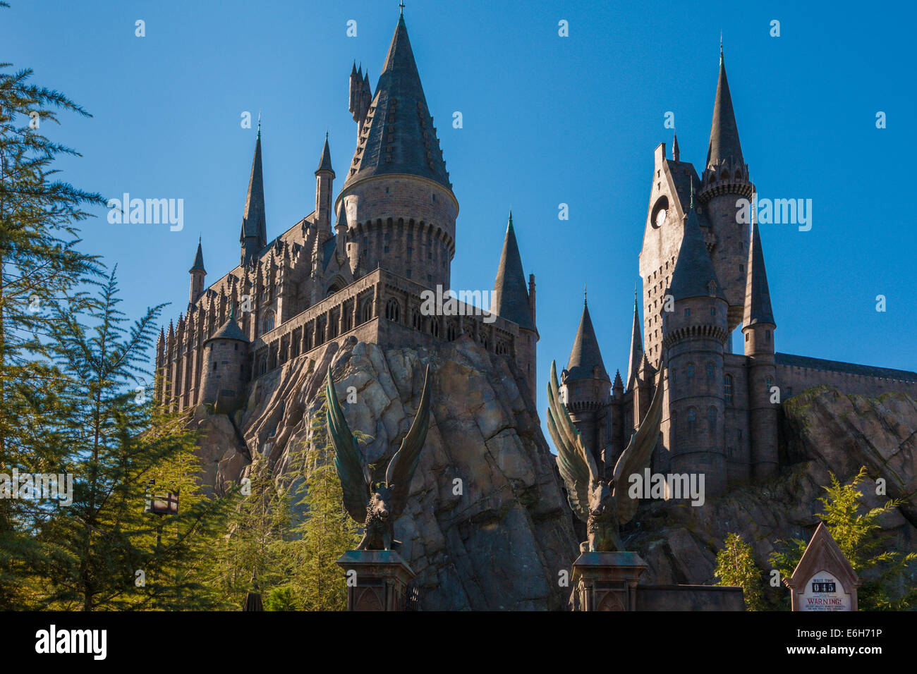 Hogwarts castle harry potter hi-res stock photography and images - Alamy