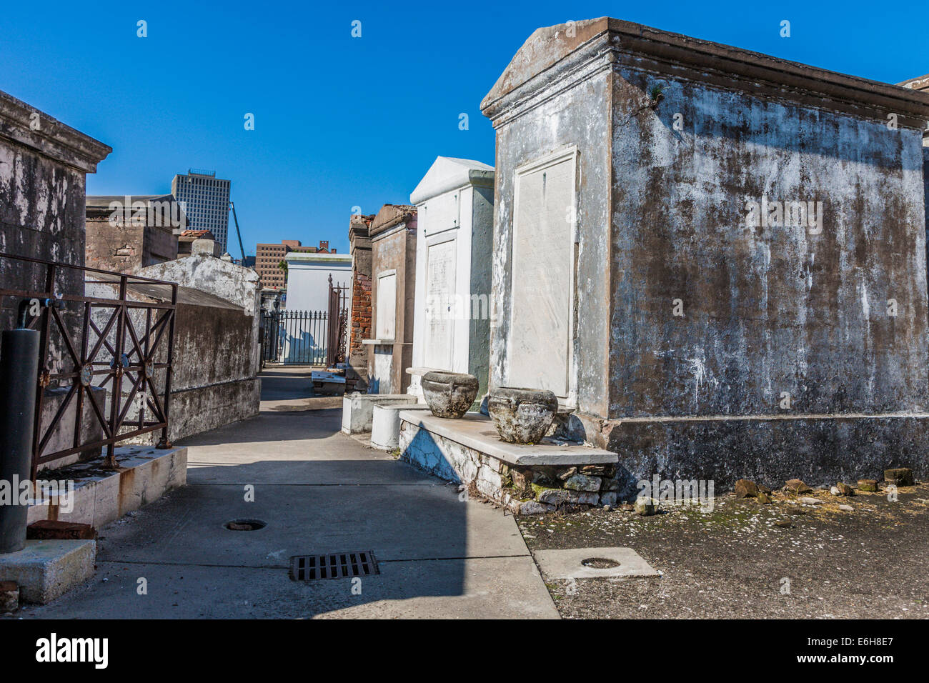 Above ground graves in St. Louis Cemetery No. 1 in New Orleans ...