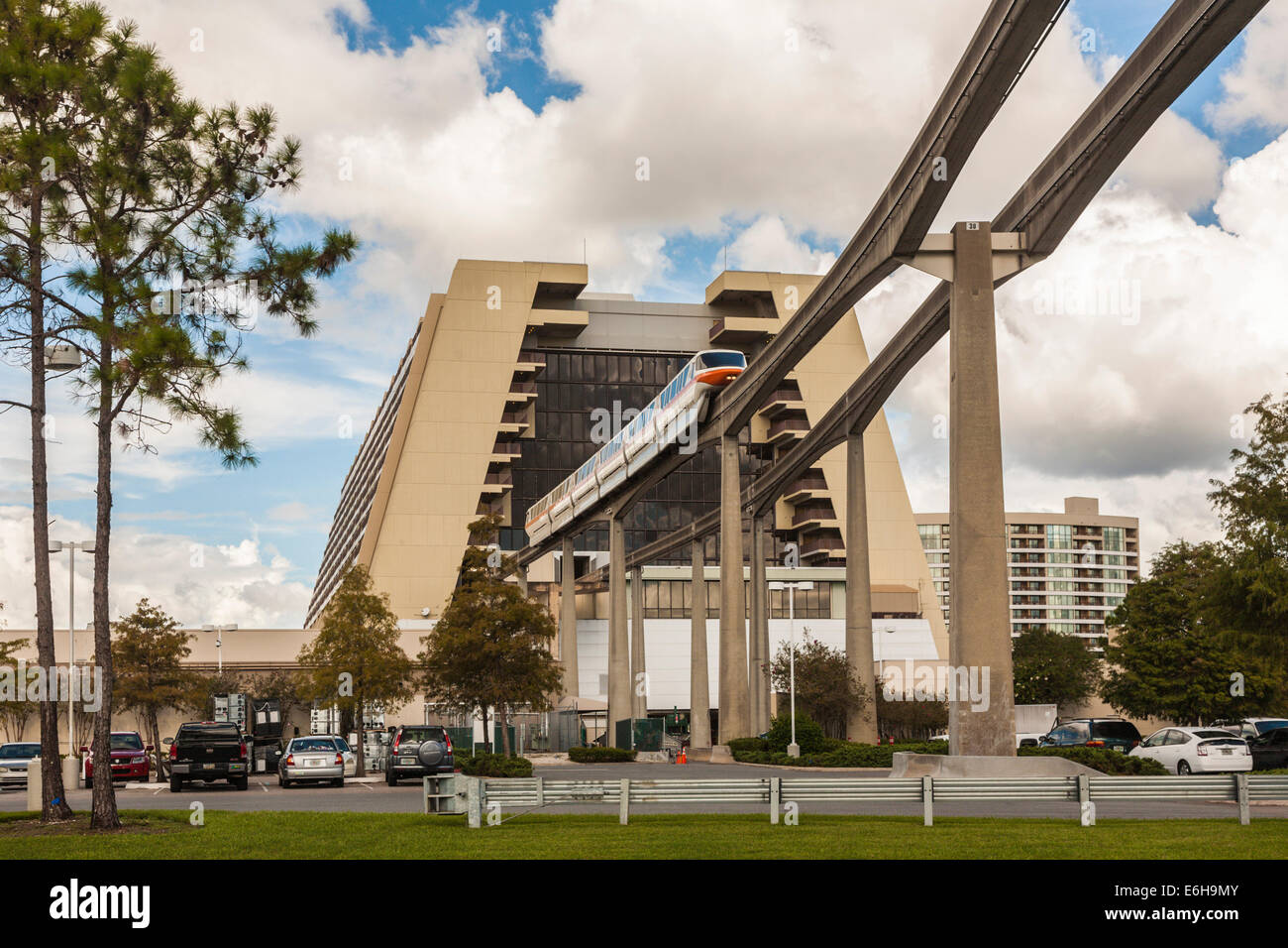 Contemporary resort hotel disney hi-res stock photography and images ...