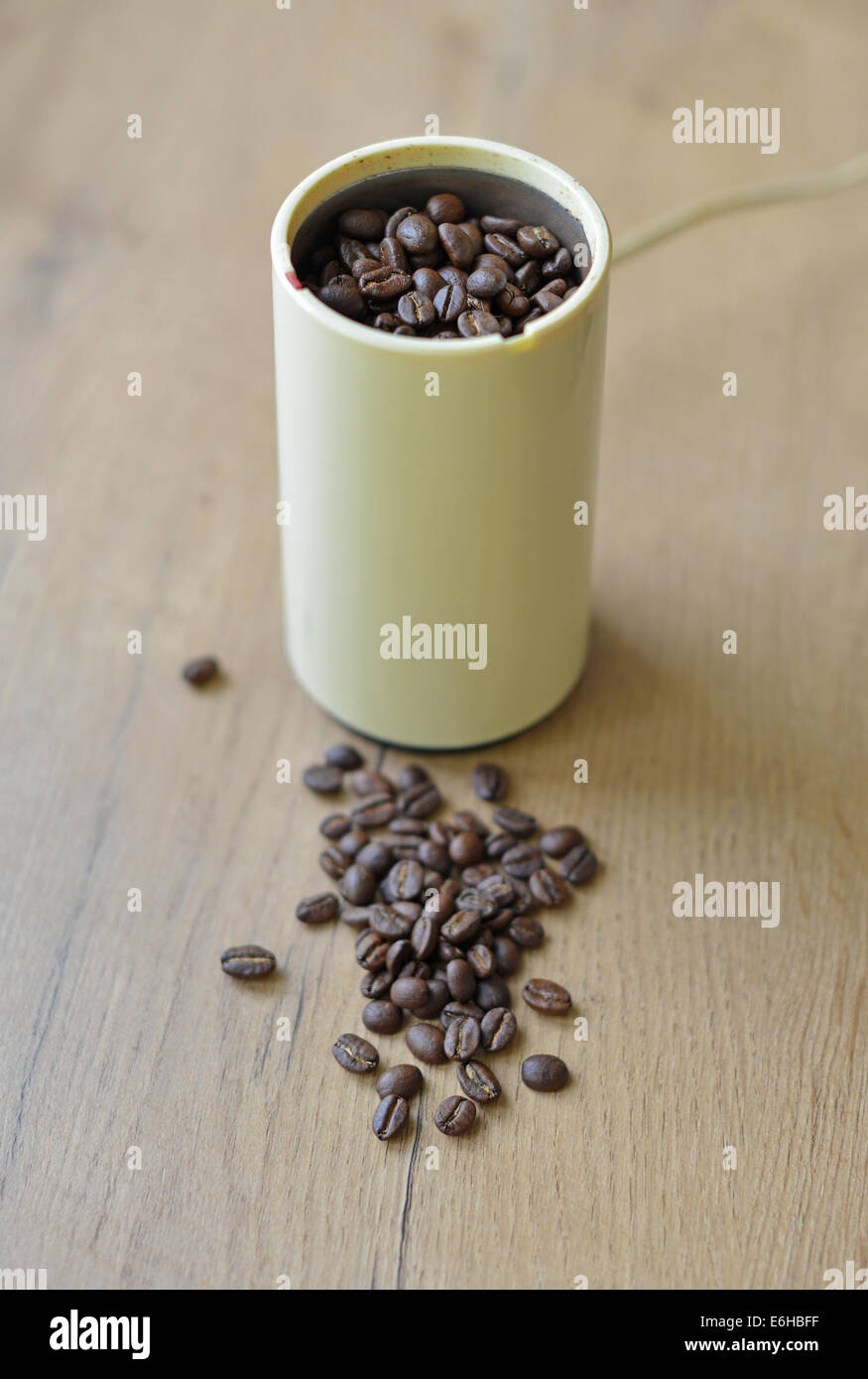 A blade or propeller coffee grinder on the table top Stock Photo - Alamy