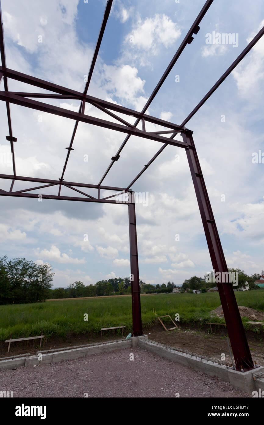 Steel frame hi-res stock photography and images - Alamy