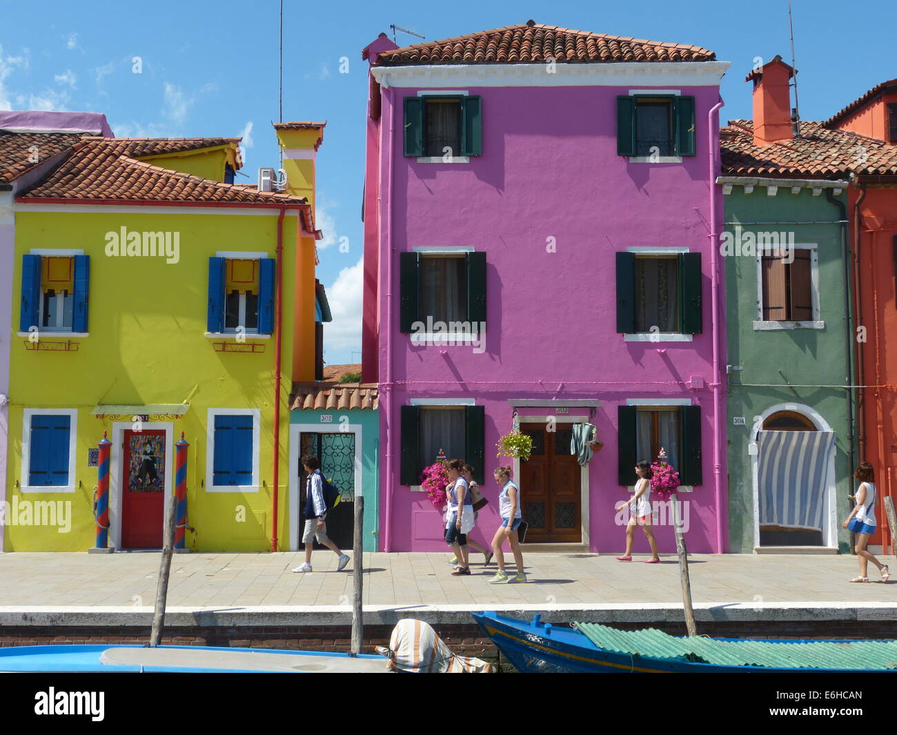 Brightly painted houses hi-res stock photography and images - Alamy Brightly painted houses hi-res stock photography and images - Alamy