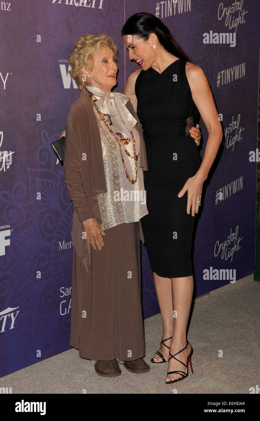 Julianna margulies and cloris leachman hi-res stock photography and ...