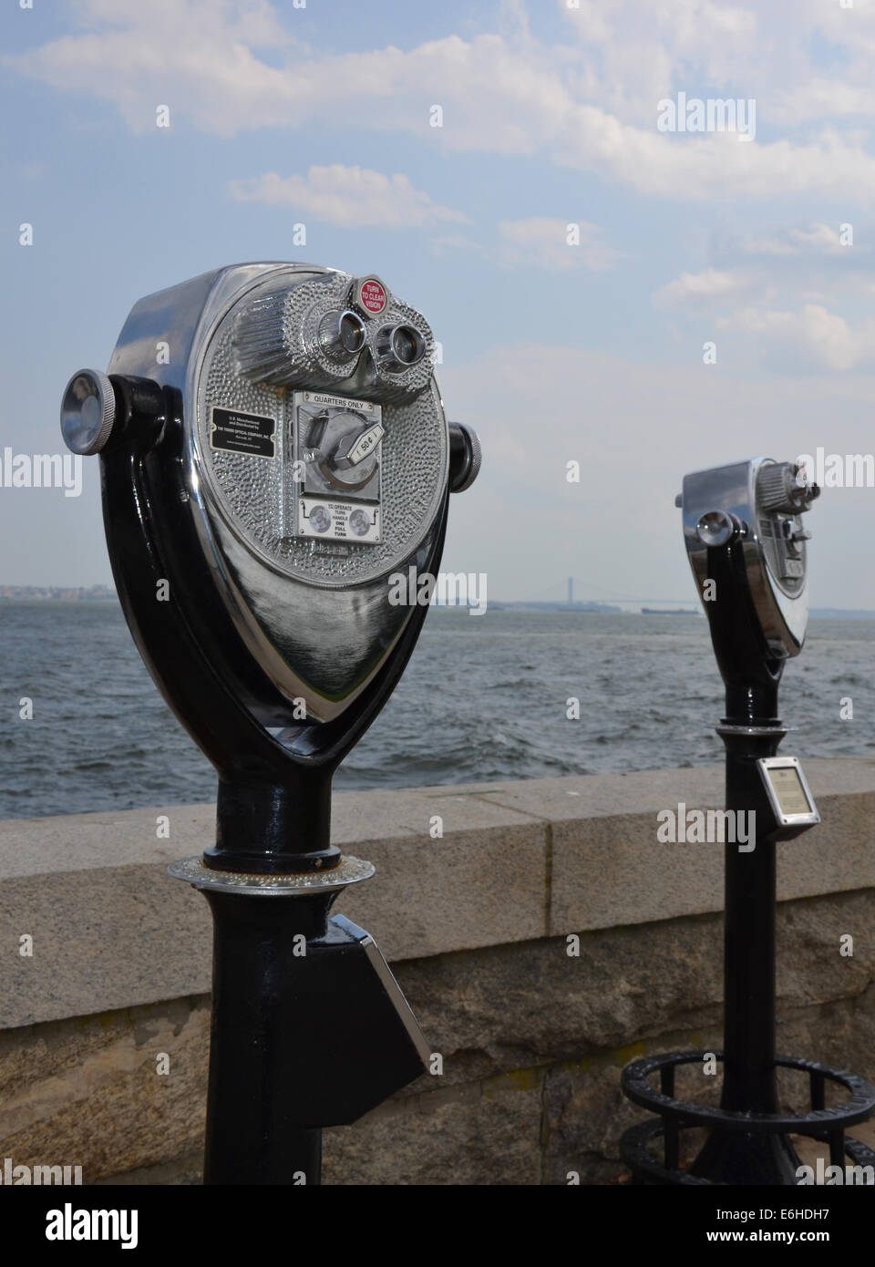 A coin-operated binocular viewer Stock Photo - Alamy