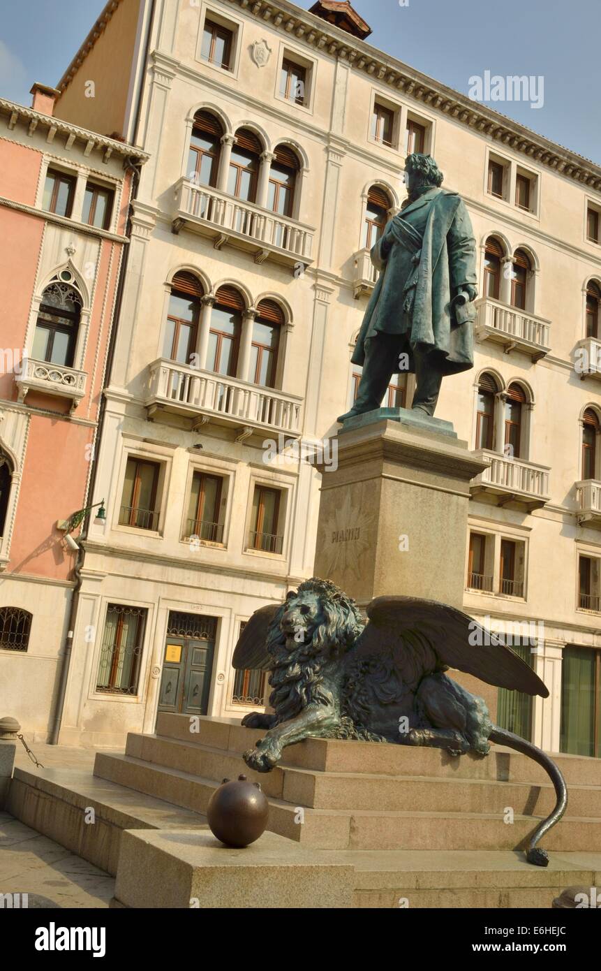 Memorial sculpture to Manin and lion of St. Mark, the traditional ...