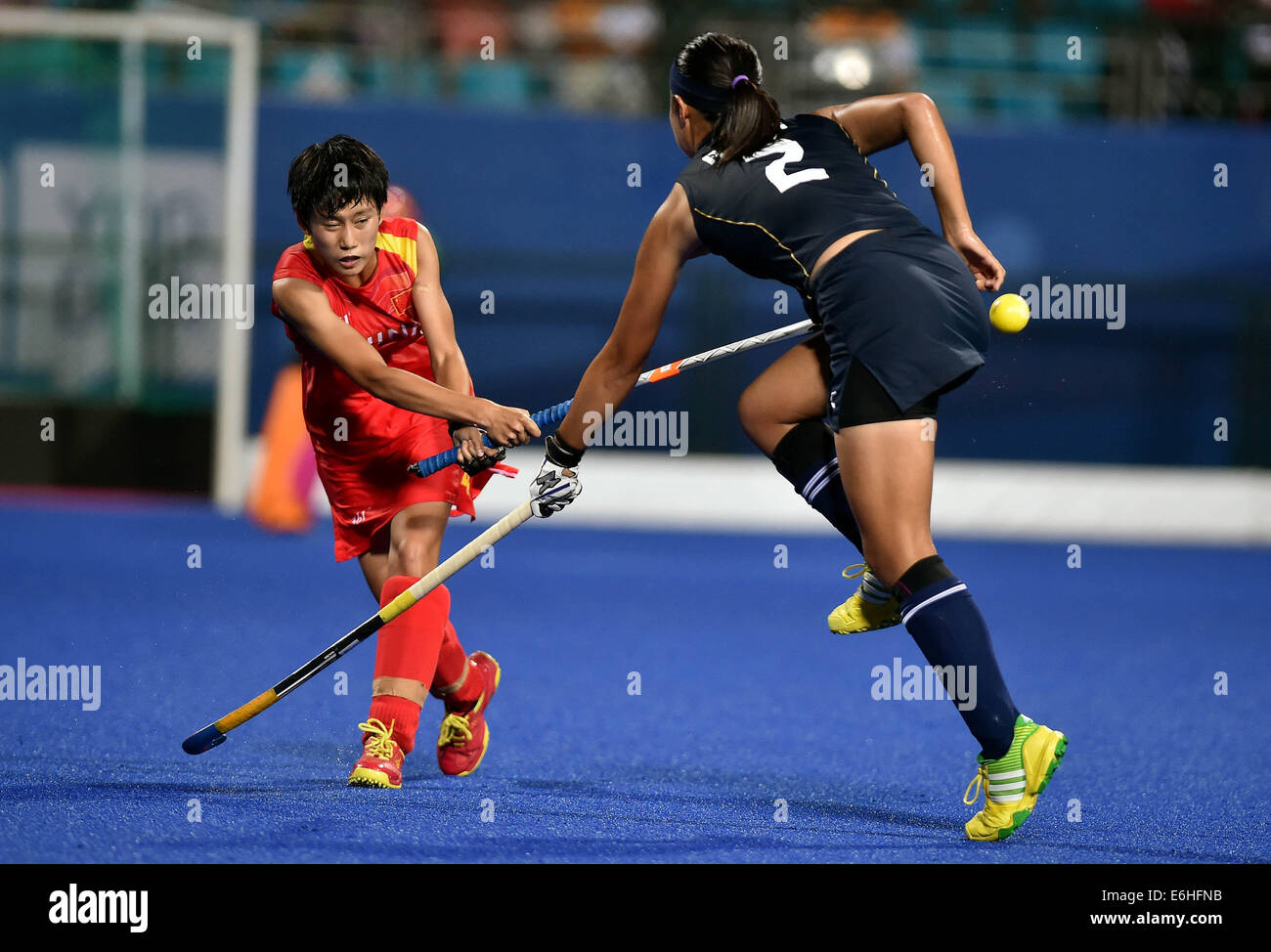 Nanjing, China?s Jiangsu Province. 24th Aug, 2014. Zhang Lijia(L) of ...