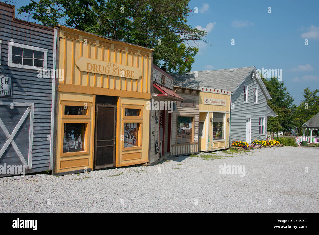 Old store fronts hi-res stock photography and images - Alamy