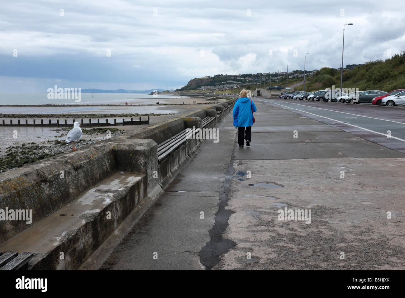 Colwyn Bay, Wales, UK. 24th Aug, 2014. UK Weather: Few people venture out to enjoy a Bank ...