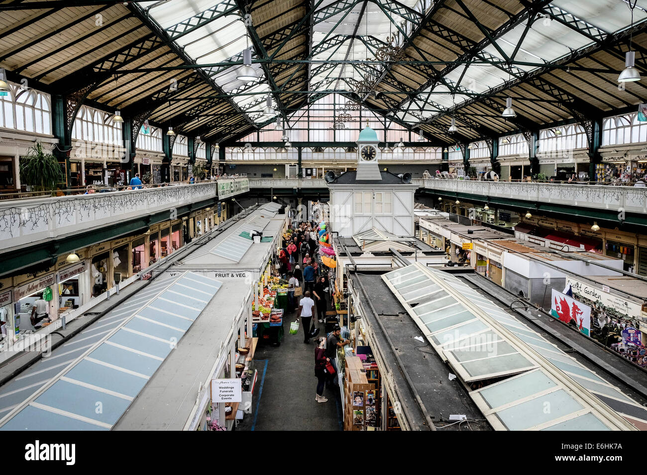 Cardiff local shops hi-res stock photography and images - Alamy