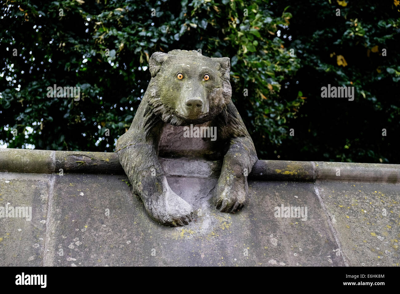 The sculpture of a Bear on the Animal Wall at Cardiff Castle Stock ...