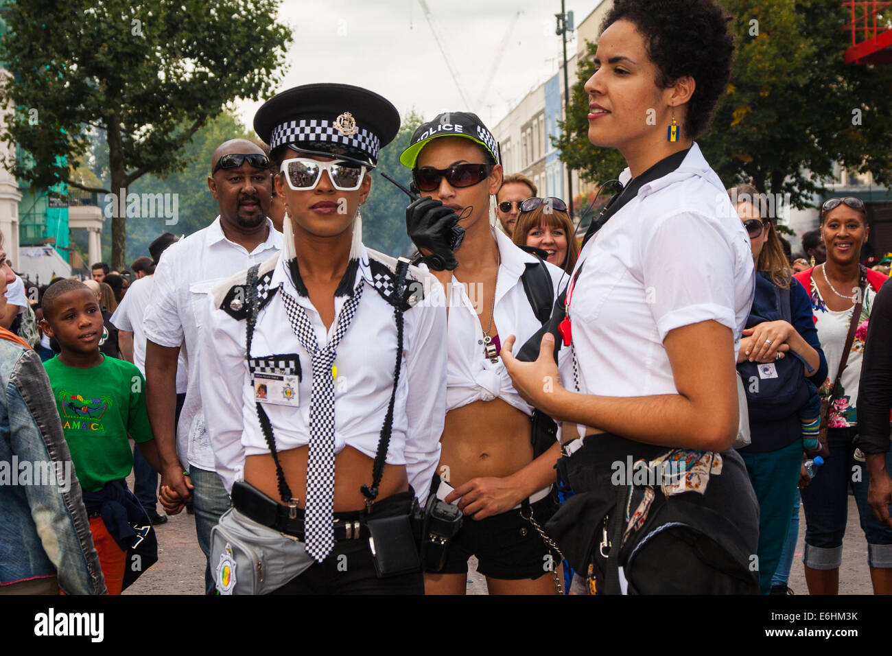 Notting hill carnival police dancing hi-res stock photography and ...