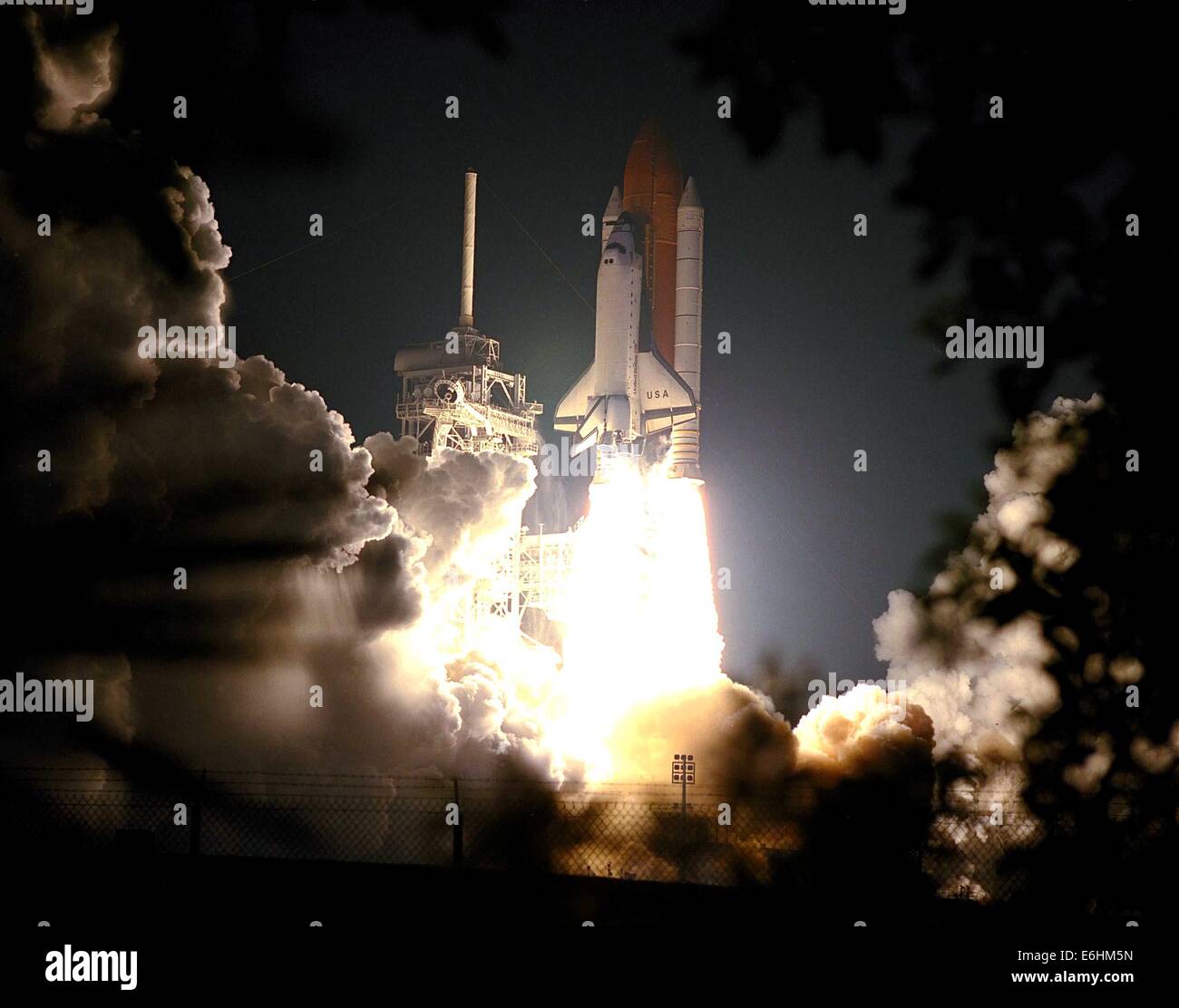 July 22, 1999 - KENNEDY SPACE CENTER, FLA-- .THE FIERY LAUNCYH OF SPACE ...