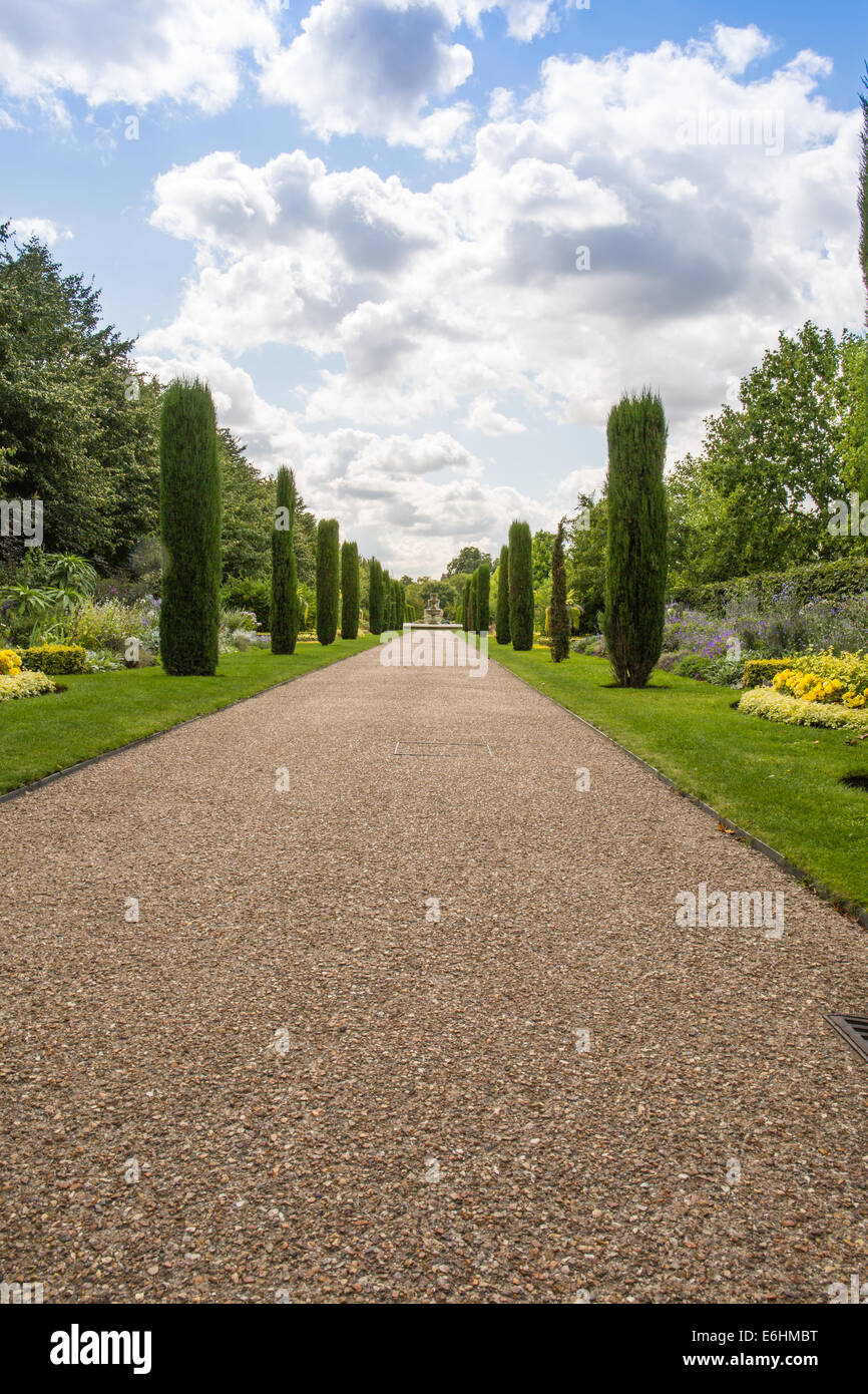 Formal garden path hi-res stock photography and images - Alamy