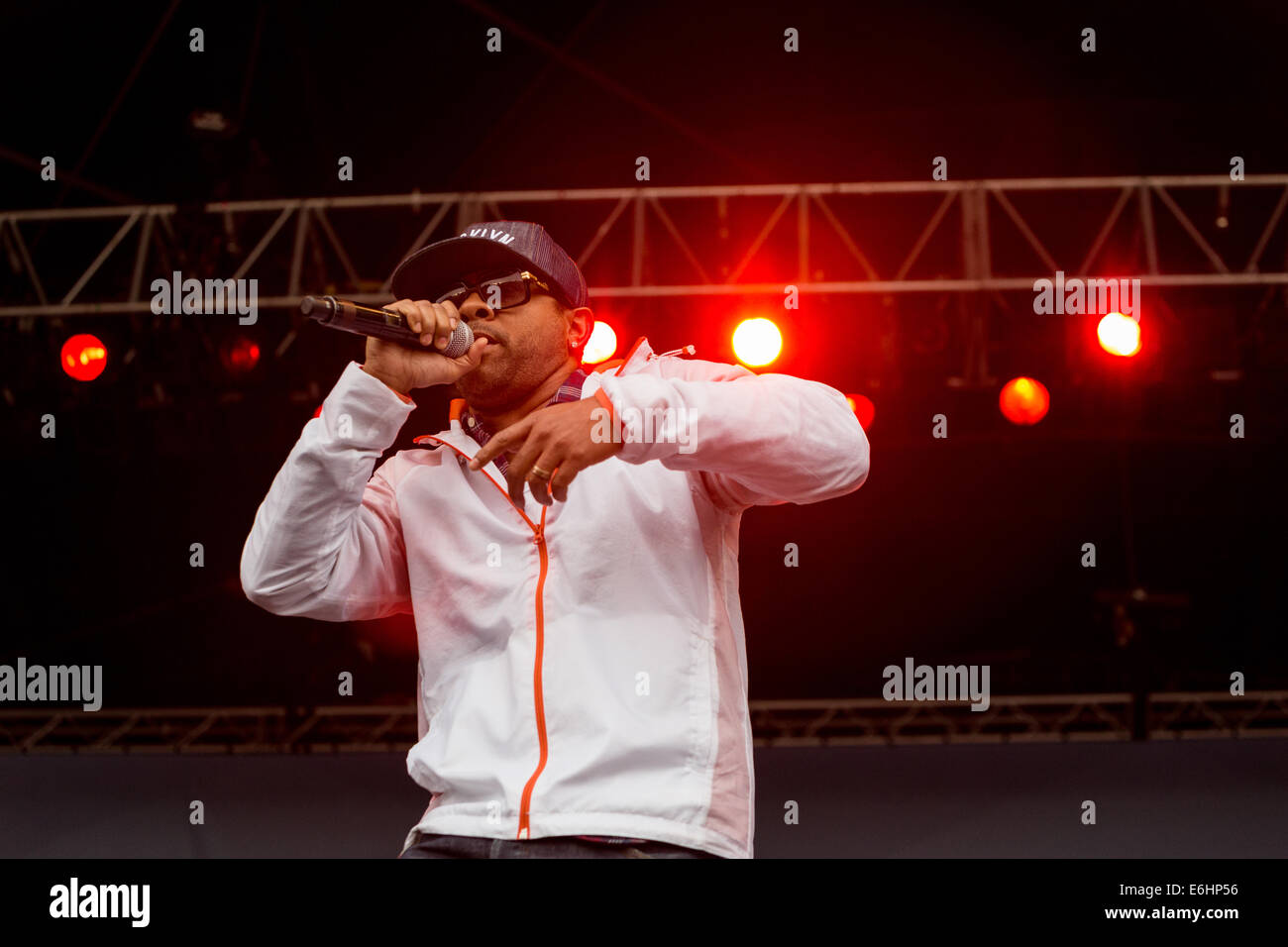 Shaggy singer hi-res stock photography and images - Alamy