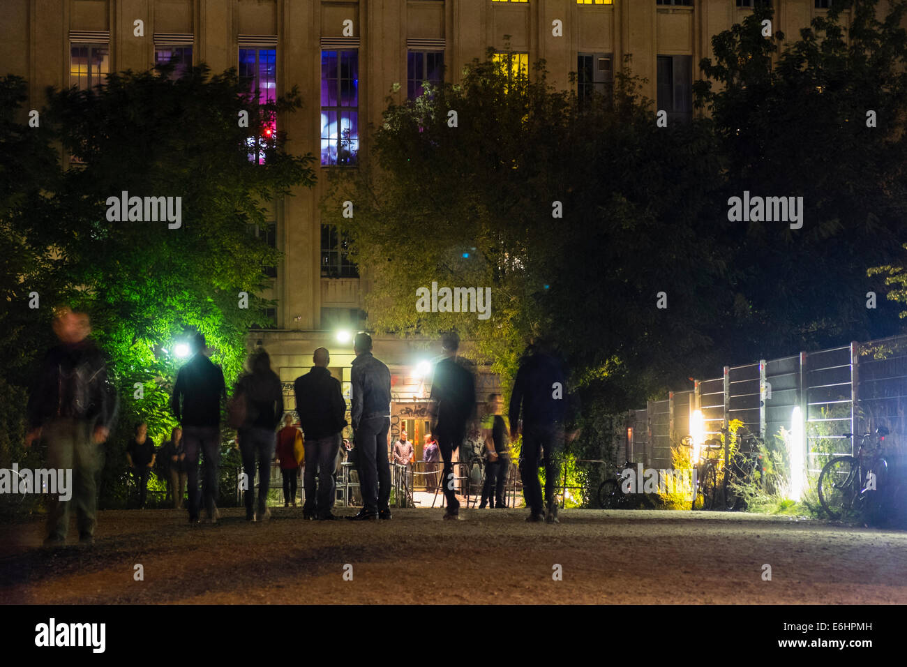 Night club outside High Resolution Stock Photography and Images - Alamy