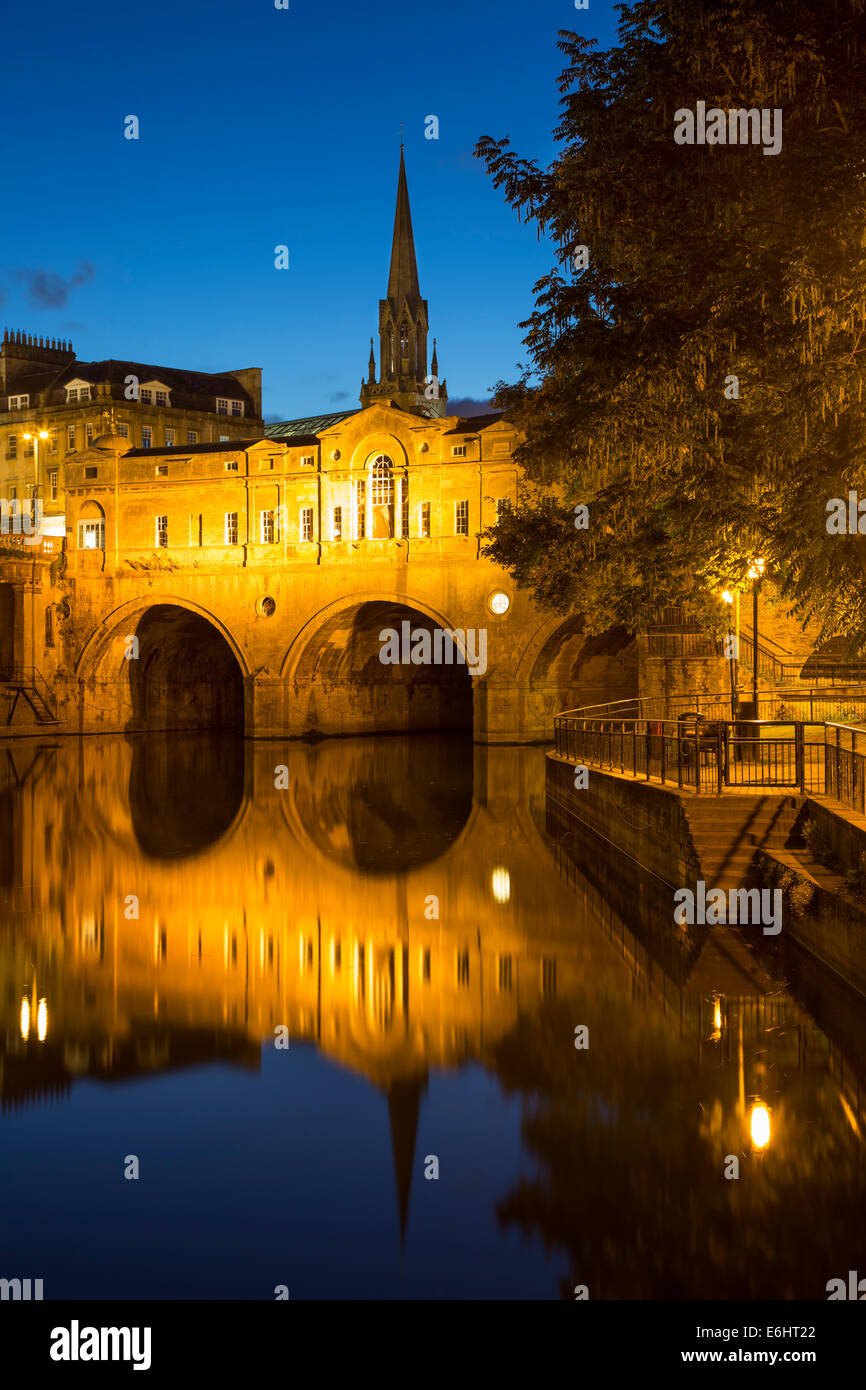 Night city river bridge over hi-res stock photography and images - Alamy