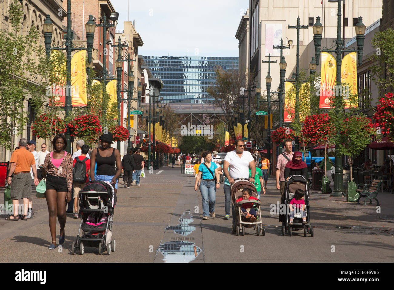 Calgary Stephen Avenue Pedestrian Mall Stock Photos & Calgary Stephen ...