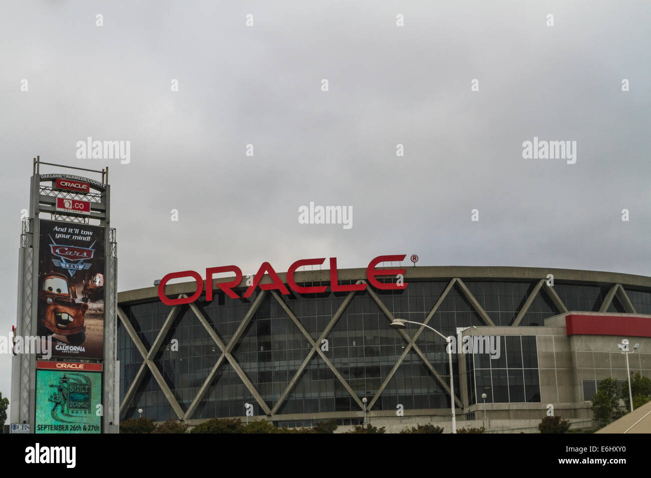 Oracle arena hi-res stock photography and images - Alamy