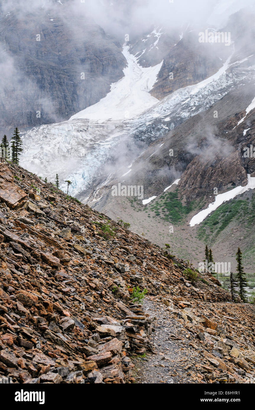 Scenic mountain hiking views, Berg Lake Trail, Mount Robson Provincial ...