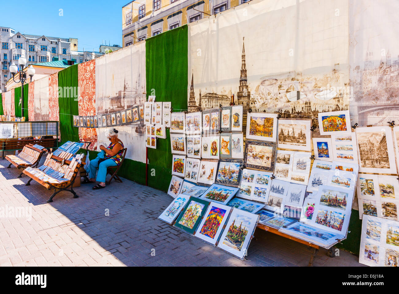 Selling art in Arbat street of Moscow Stock Photo - Alamy