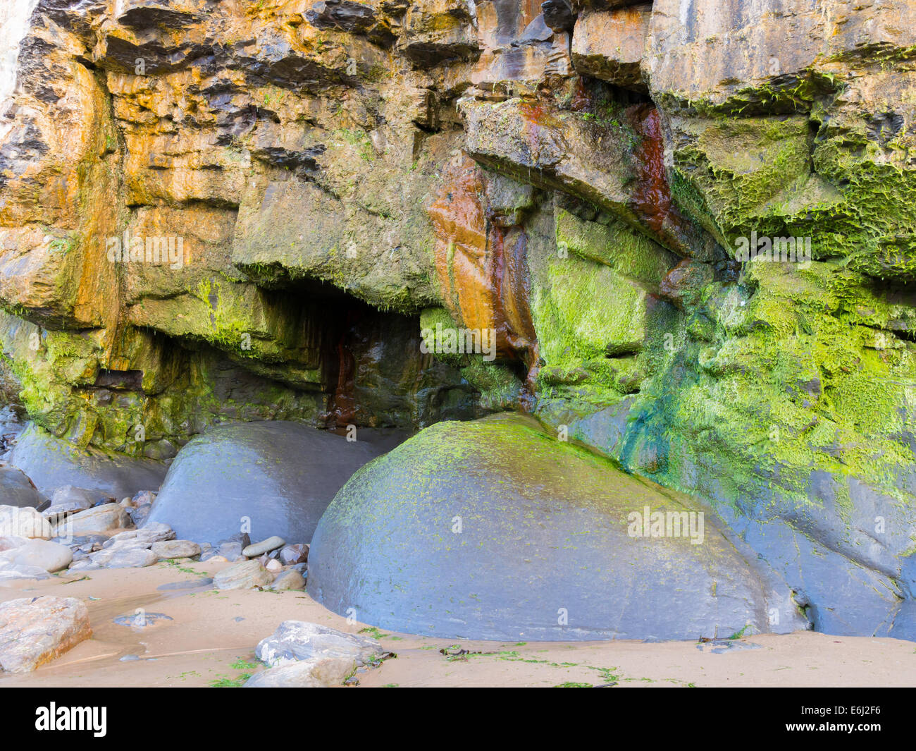 Rock iron staining hi-res stock photography and images - Alamy