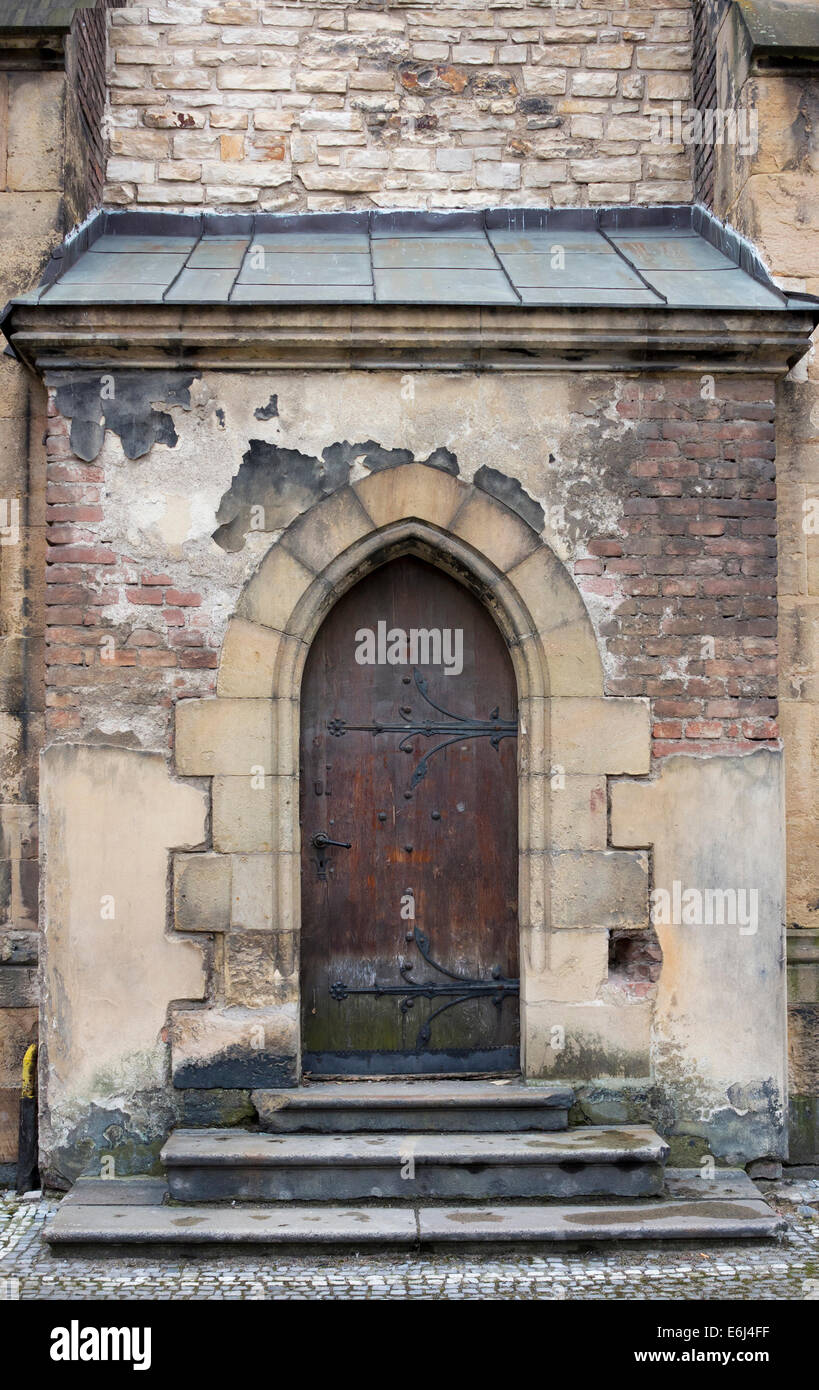 Medieval door design hi-res stock photography and images - Alamy