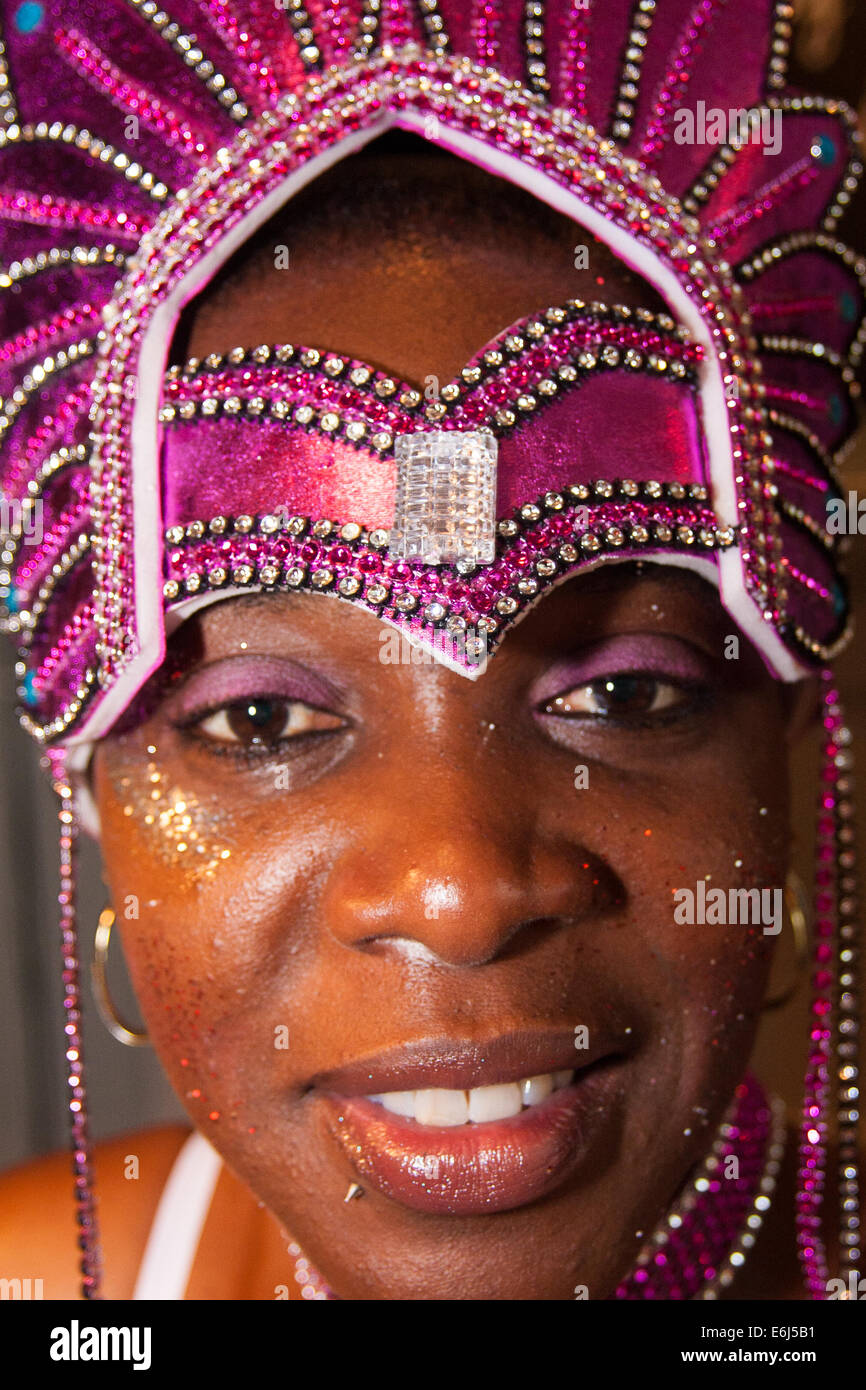 Final preparations made london hi-res stock photography and images - Alamy