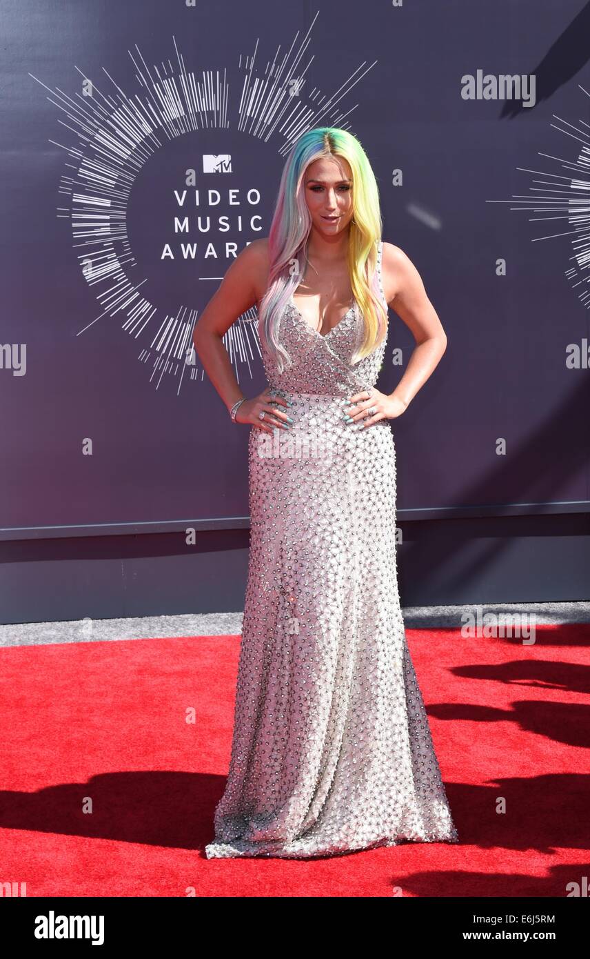 Singer kesha hi-res stock photography and images - Alamy