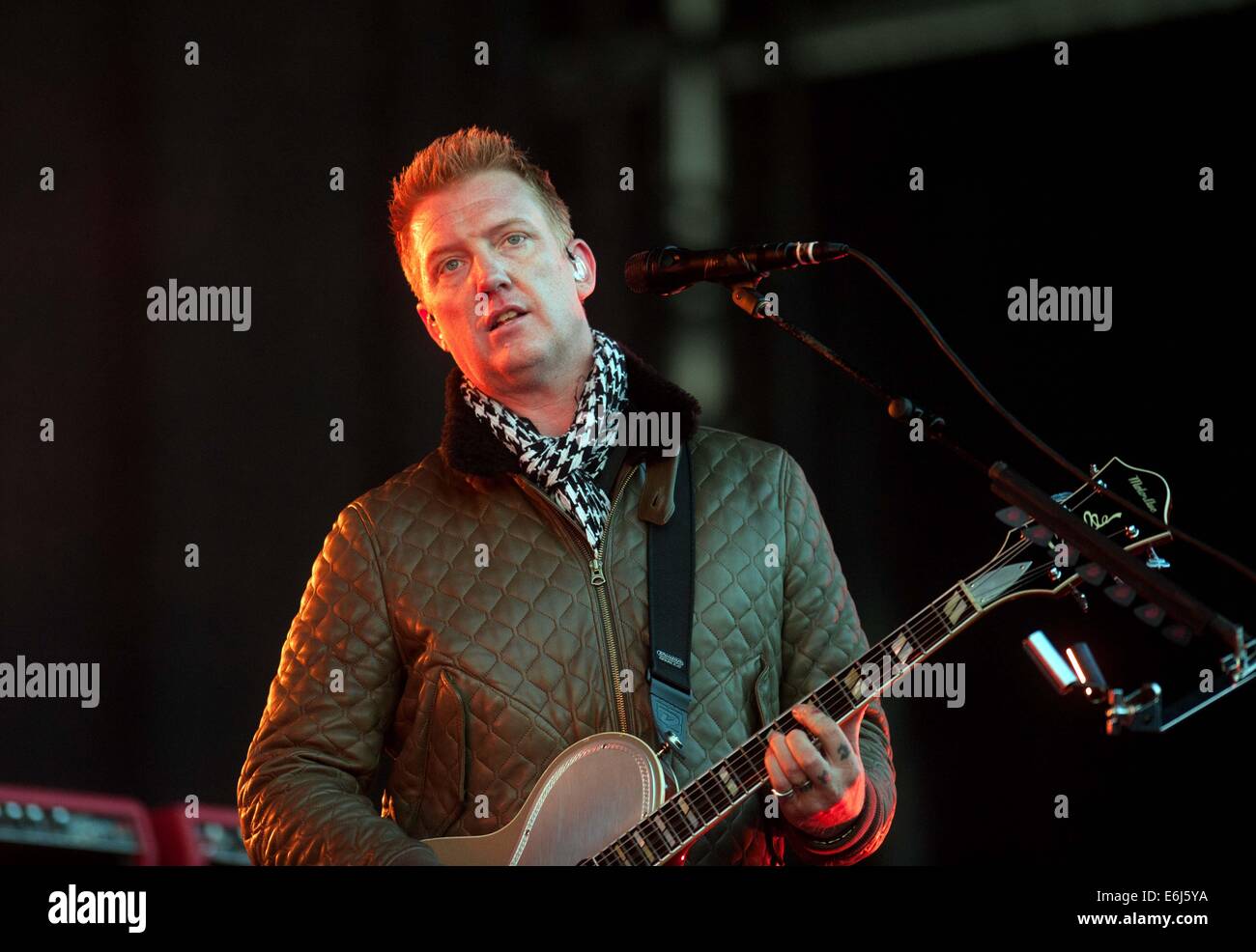 Queens of the stone age band hi-res stock photography and images - Alamy