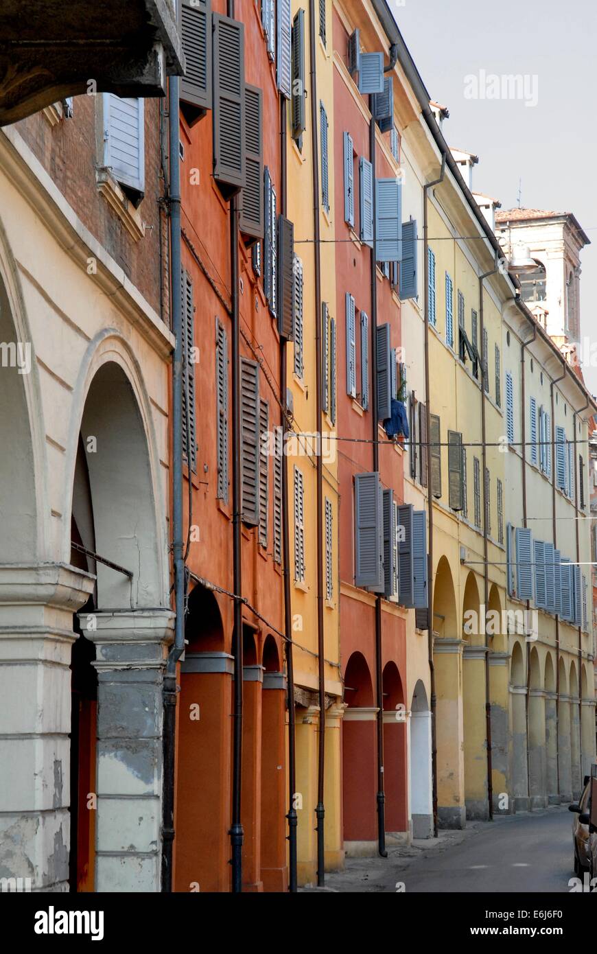 Modena (Emilia-Romagna, Italy) colored houses in the ancient downtown ...