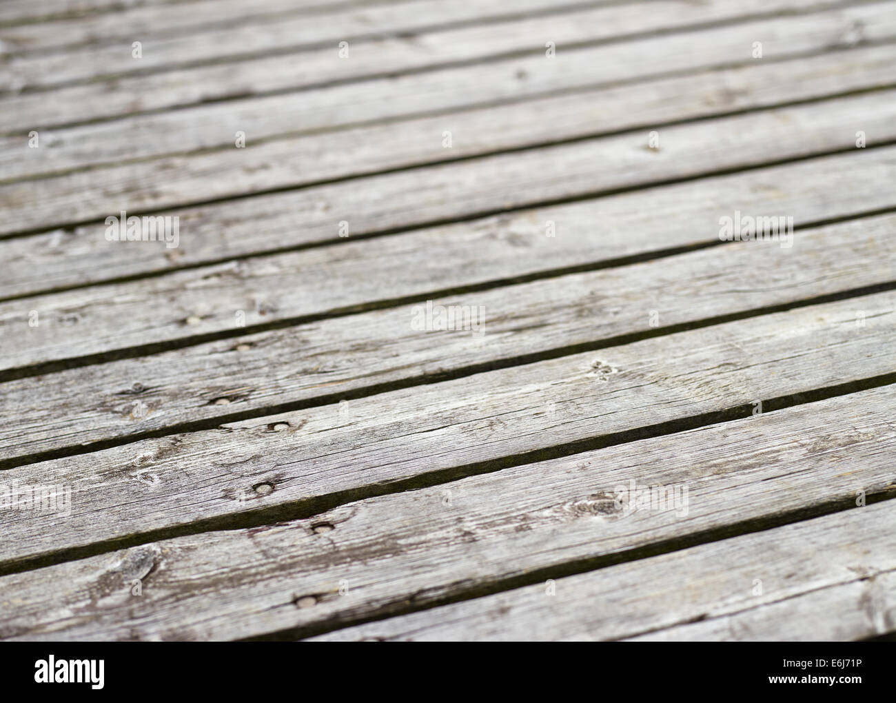 Surface of old plank pier, gray sunburnt - copy space Stock Photo - Alamy