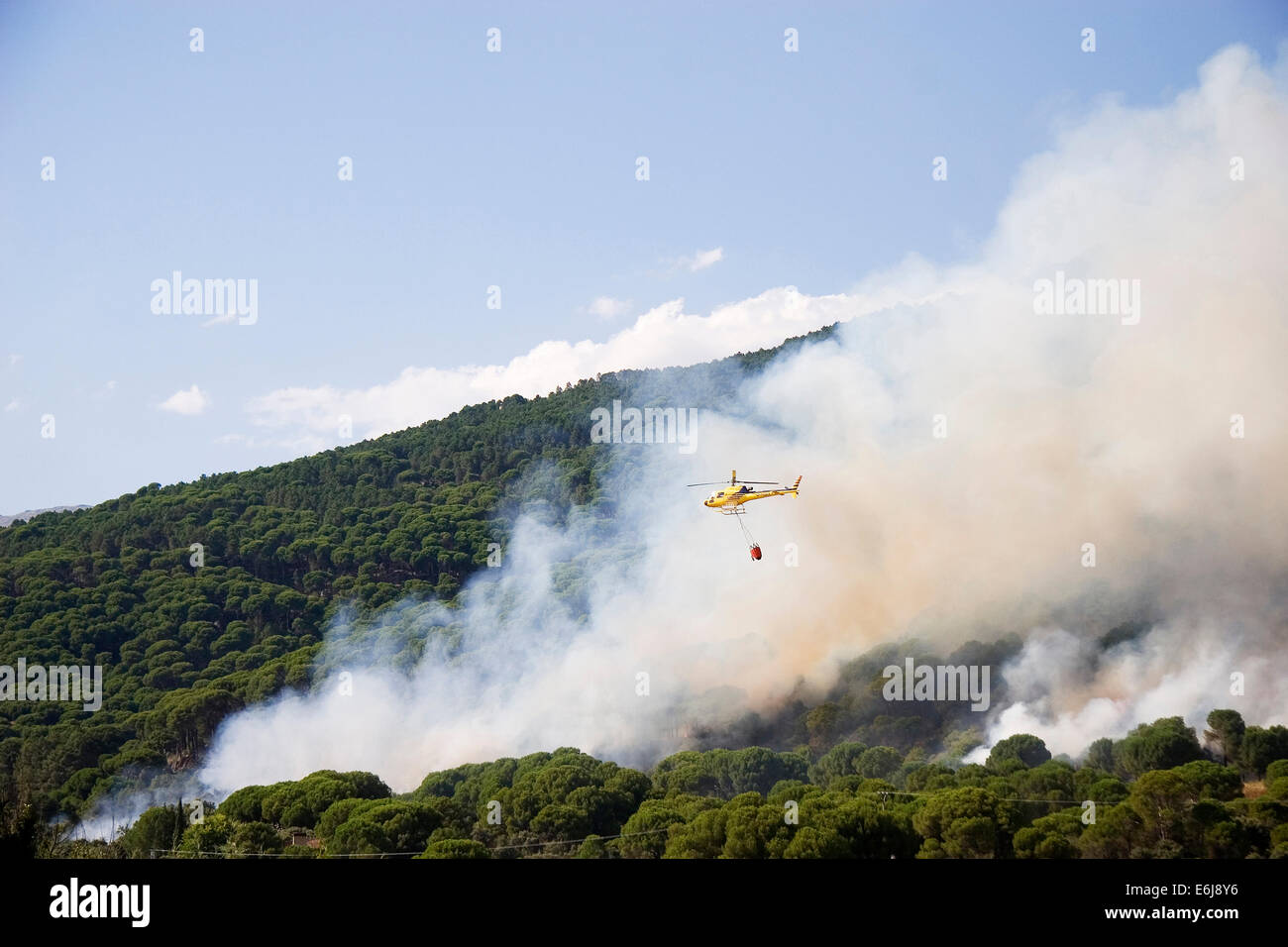 Fire service helicopter hi-res stock photography and images - Alamy