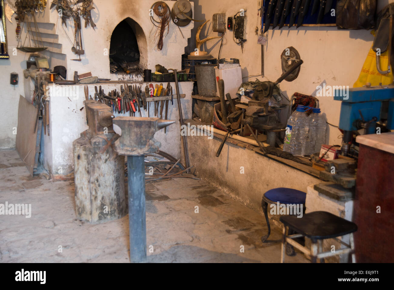 Blacksmith's work shop Stock Photo - Alamy
