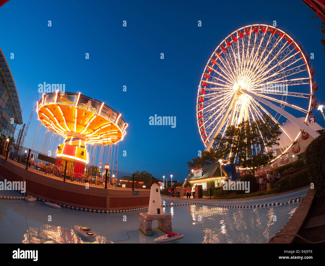 Navy pier wave swinger ferris wheel night hi-res stock photography and ...