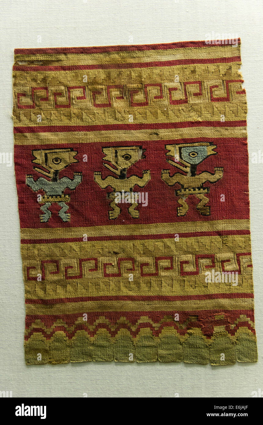 Nazca textil. Nazca culture 100 AC-800 AC. Perú Stock Photo - Alamy
