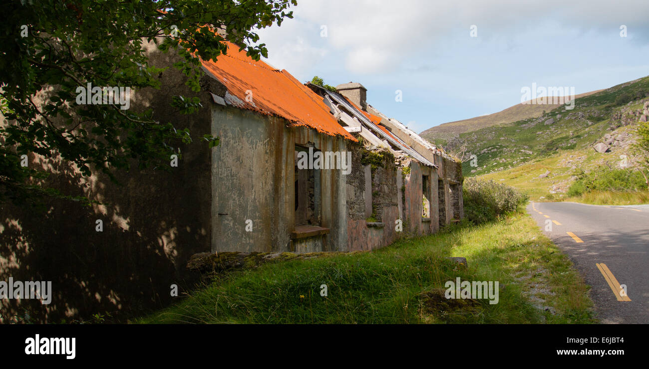Old Ruined Farmhouse By Augher Lake In The Gap Of Dunloe, Killarney, Co ...