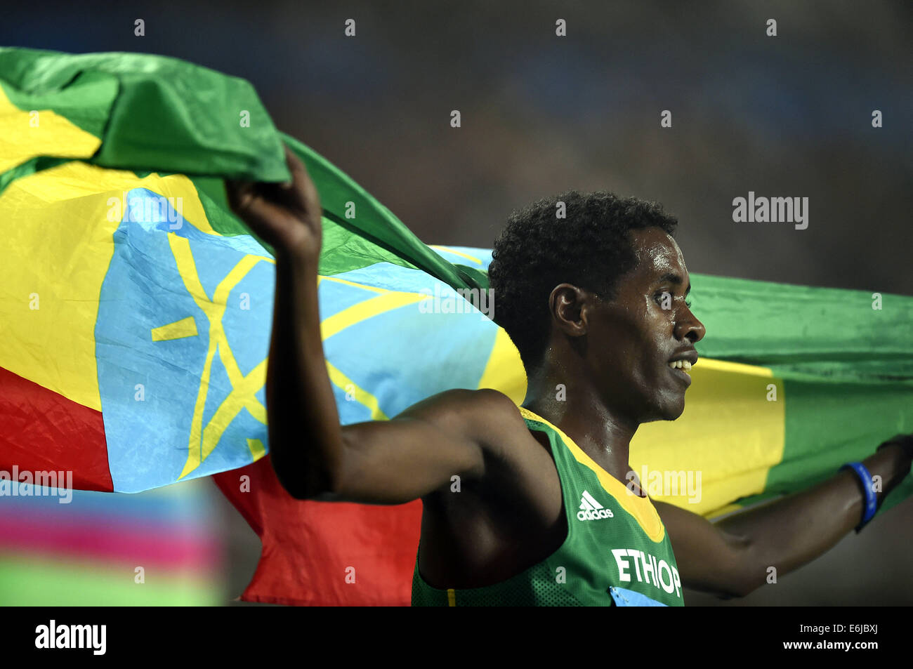 Mens 2000m hi-res stock photography and images - Alamy