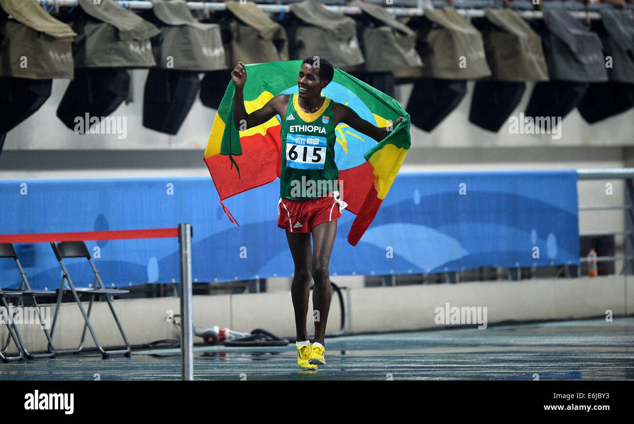Nanjing, China's Jiangsu Province. 25th Aug, 2014. Gold medalist Sidamo ...